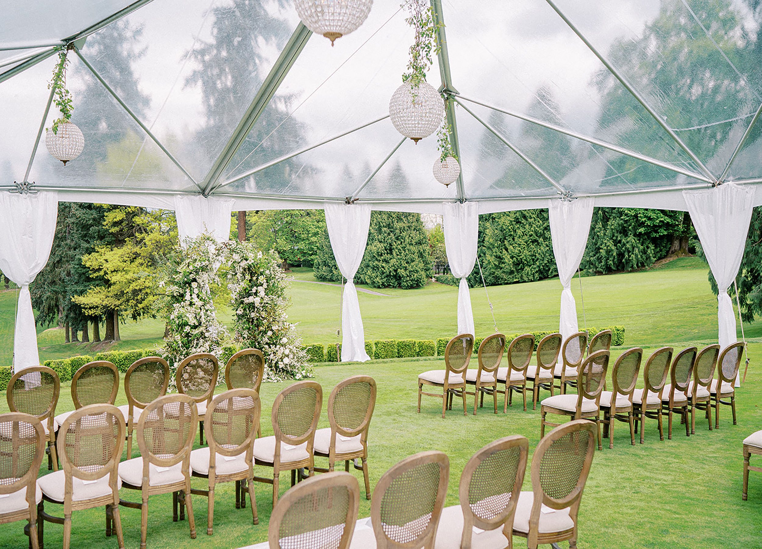 Refined Outdoor Wedding | CORT Party Rental