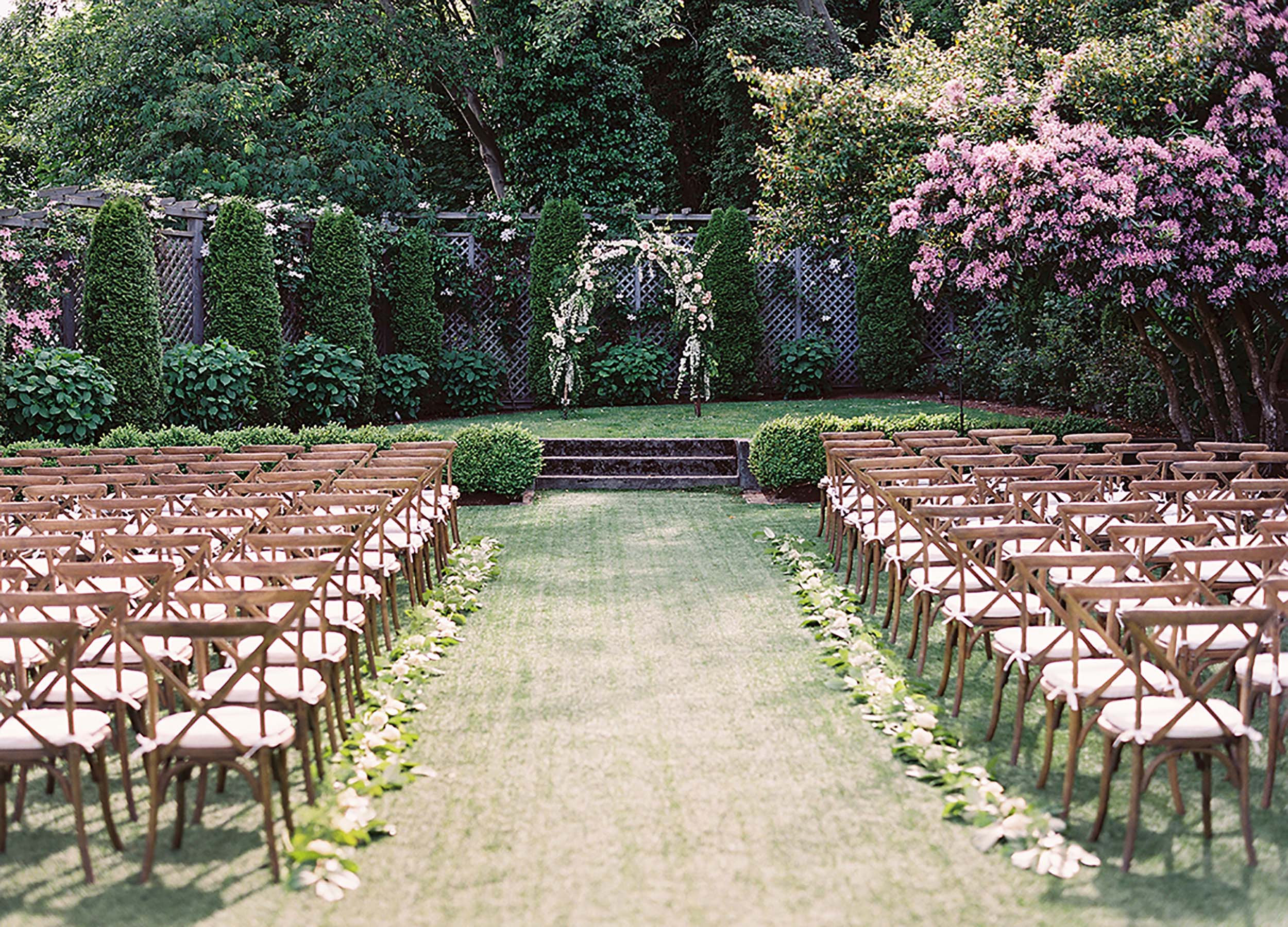 A Glamorous Celebration | CORT Party Rental