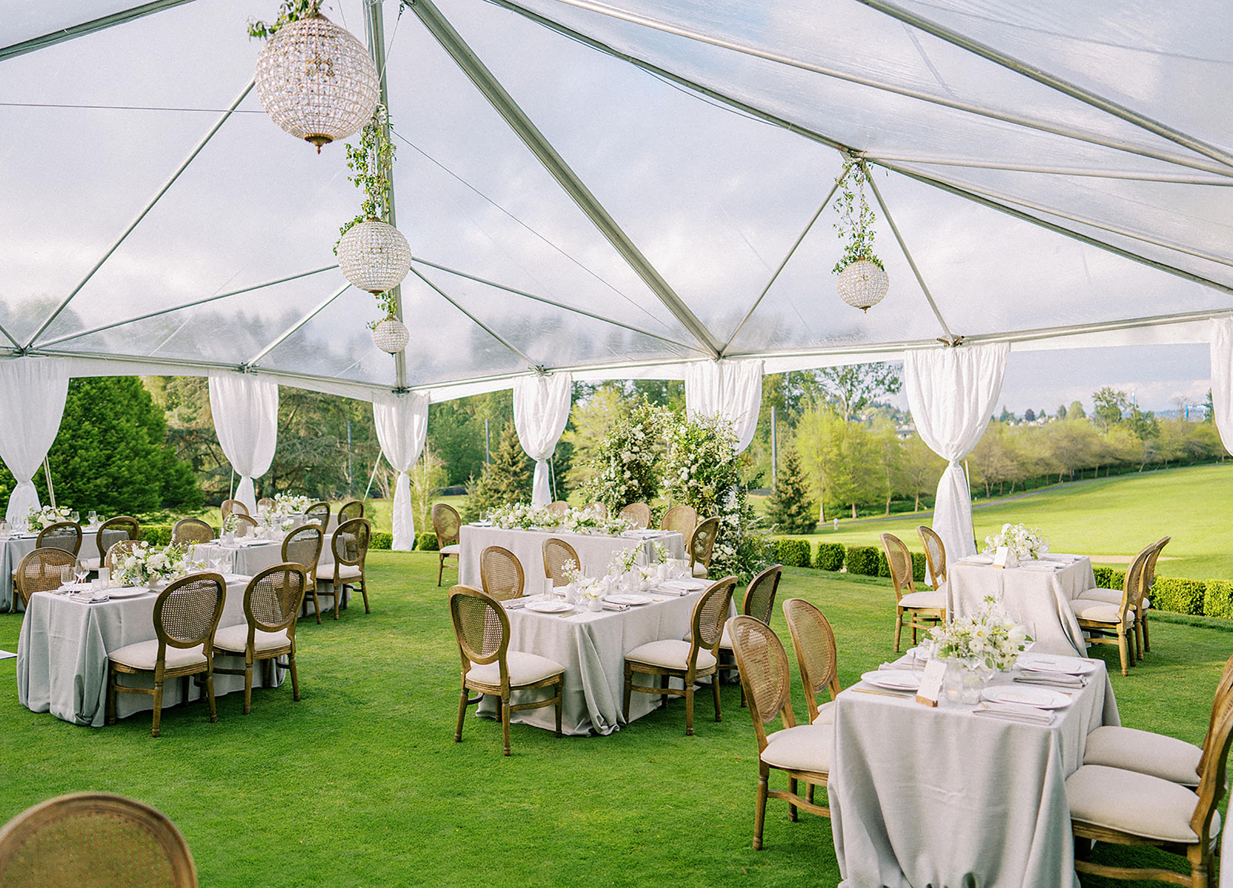 Refined Outdoor Wedding | CORT Party Rental