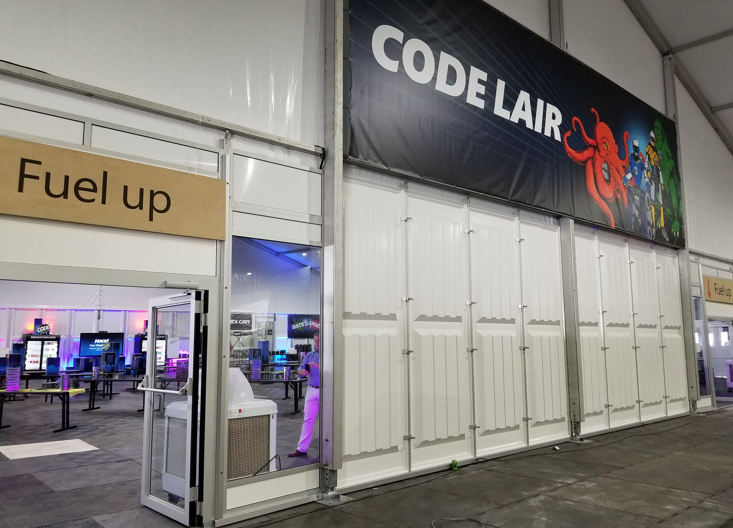 Cutting Edge Corporate Event | CORT Party Rental